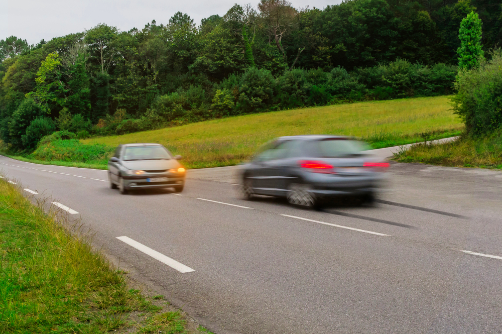 How to Stay Safe While Driving in Windy Conditions